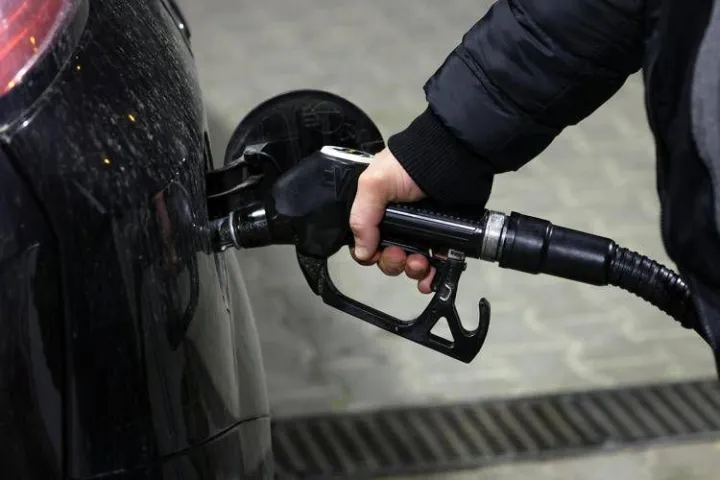 Carburanti, prezzo di benzina e diesel in rialzo: gasolio oltre i 2 ...