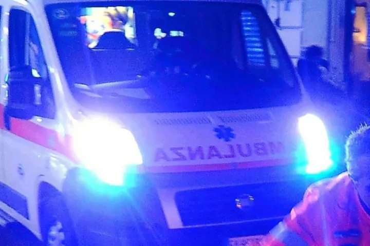 Incidente nel Trevigiano, scontro tra due auto: un morto e sette feriti ...